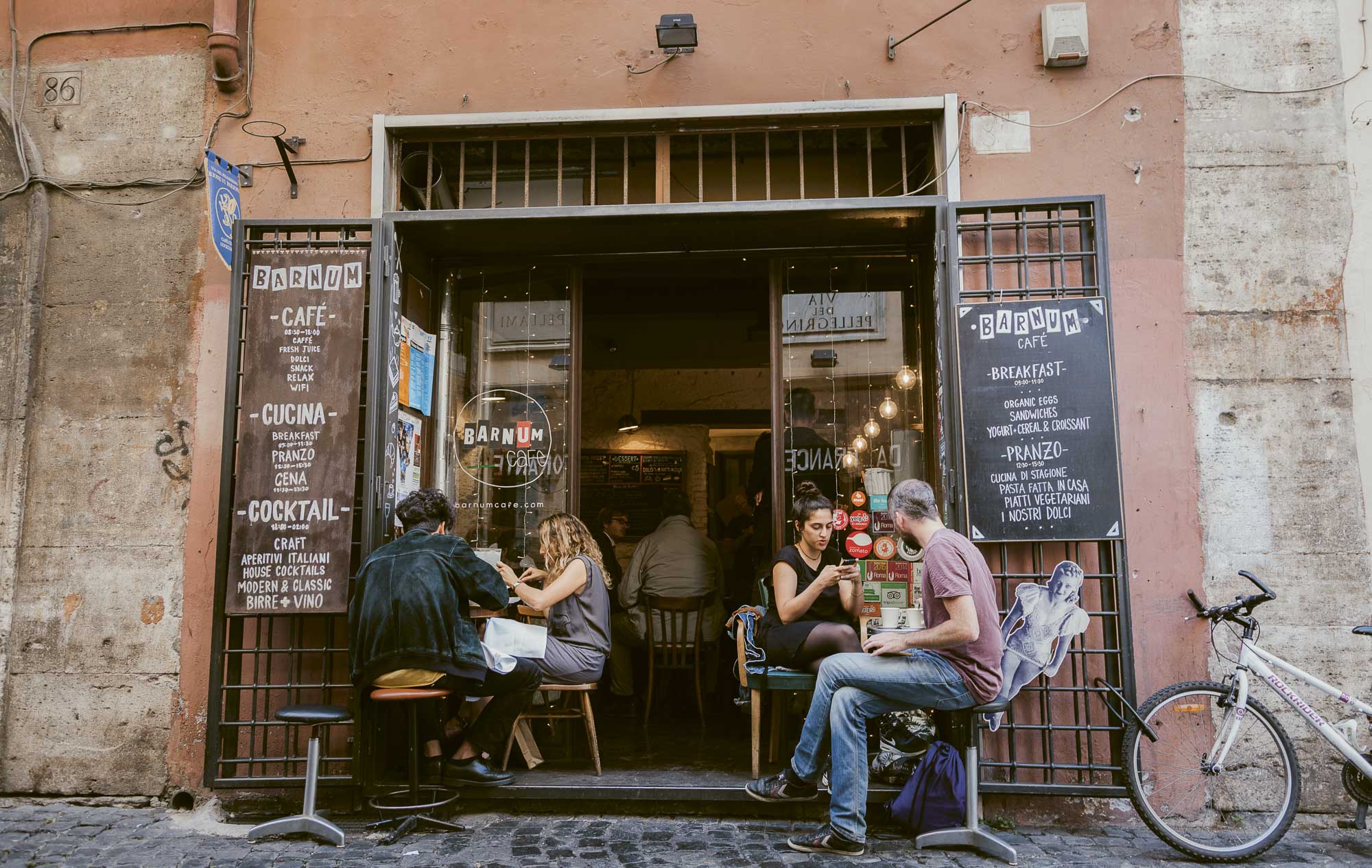 A day in the life of a Roman café | Cathay