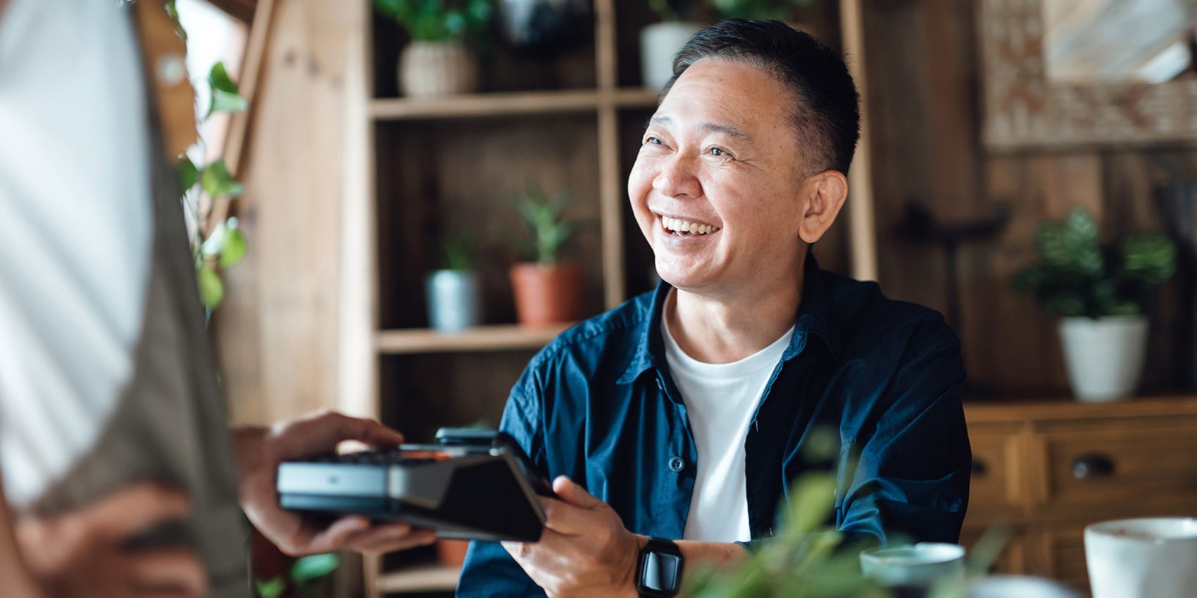 A guide to tipping in Hong Kong | Cathay A guide to tipping in Hong Kong | Cathay